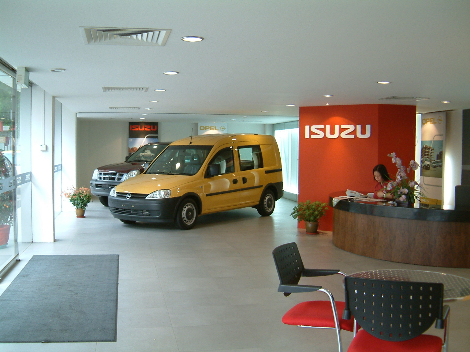 Retail Shop & Showroom Interior Design - by ADA Builders Pte Ltd